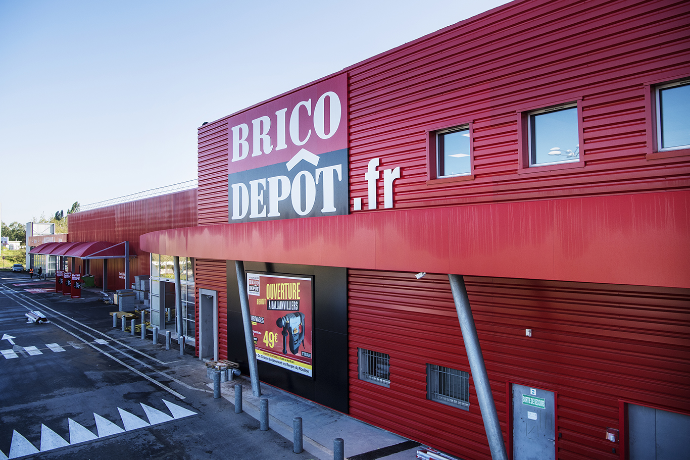 Castorama et Brico Dépôt prennent l'eau en 2023 : -5,9 % mais...